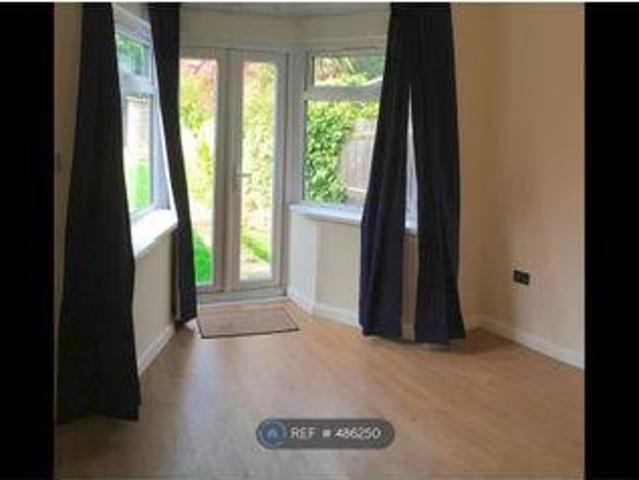 3 Bedrooms Semi detached house for rent in Hale Grove Gardens, London NW7
