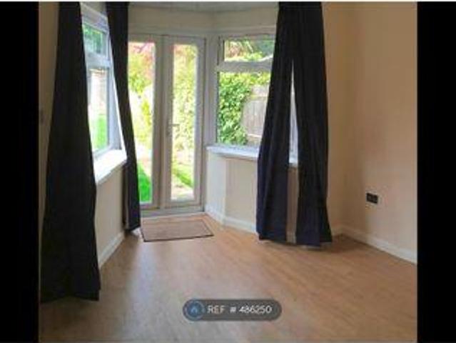 3 Bedrooms Semi detached house for rent in Hale Grove Gardens, London NW7