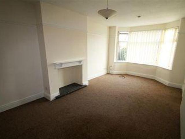 3 Bedrooms Semi detached house for rent in Hallwood Avenue, Salford M6