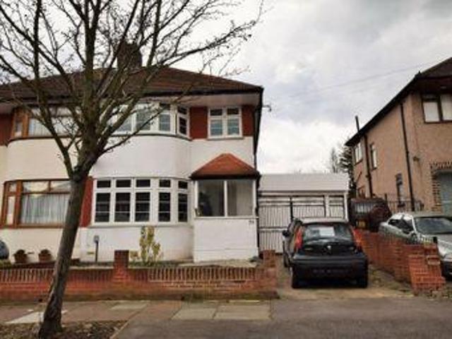 3 Bedrooms Semi detached house for rent in Hanover Gardens, Ilford IG6