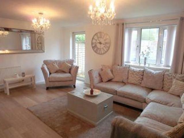 3 Bedrooms Semi detached house for rent in Heol Y Waun, Pontlliw, Swansea 9El. SA4