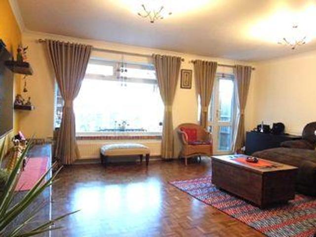 3 Bedrooms Semi detached house for rent in Highfield Road, Northwood HA6