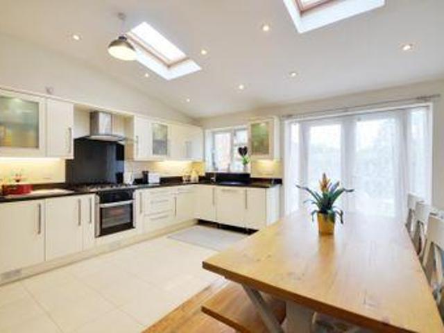 3 Bedrooms Semi detached house for rent in Hilliard Road, Northwood HA6