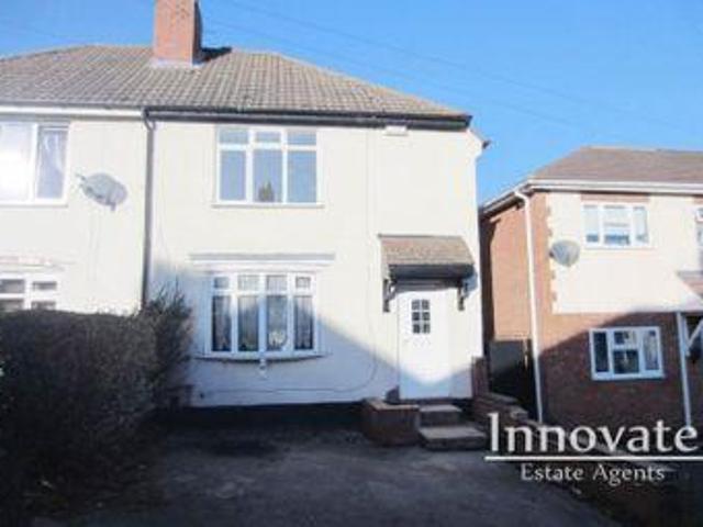 3 Bedrooms Semi detached house for rent in Hilton Road, Tividale, Oldbury B69