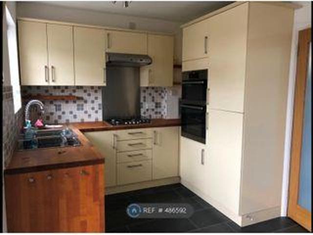 3 Bedrooms Semi detached house for rent in Ilford, Ilford IG6