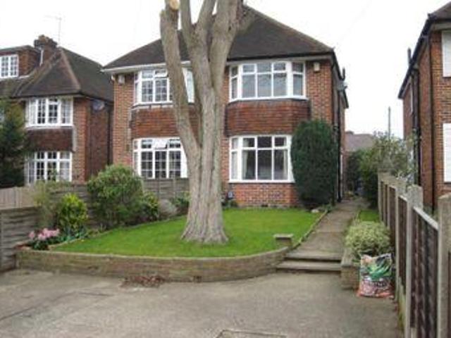 3 Bedrooms Semi detached house for rent in Josephs Road, Guildford GU1