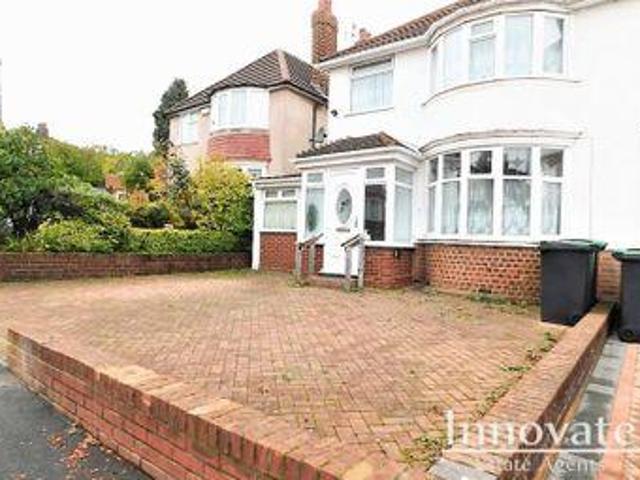 3 Bedrooms Semi detached house for rent in Oak Crescent, Tividale, Oldbury B69