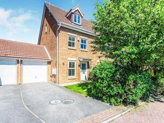 3 Bedrooms Semi detached house for rent in Oakland Hills, Normanton WF6