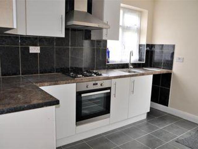 3 Bedrooms Semi detached house for rent in Oakleigh Avenue, Edgware HA8