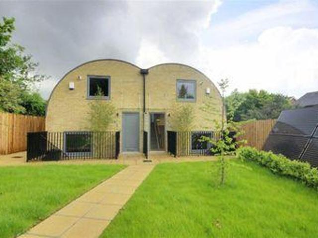3 Bedrooms Semi detached house for rent in Off Richmond Road, New Barnet, Hertfordshire EN5