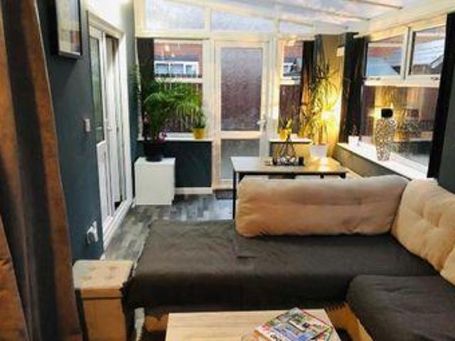 3 Bedrooms Semi detached house for rent in Old Shaw Street, Salford M5