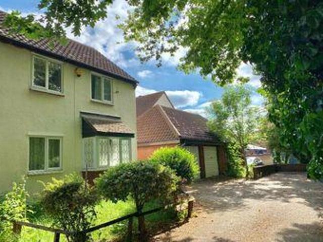 3 Bedrooms Semi detached house for rent in Osprey Close, Beckton E6