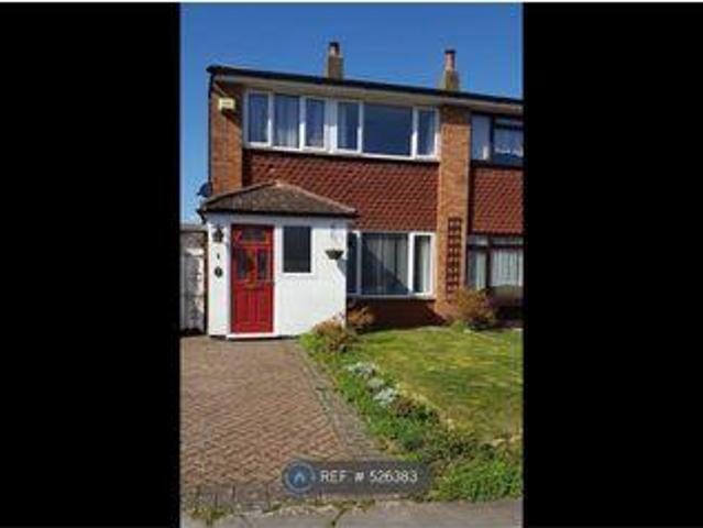 3 Bedrooms Semi detached house for rent in Overstone Gardens, Croydon CR0