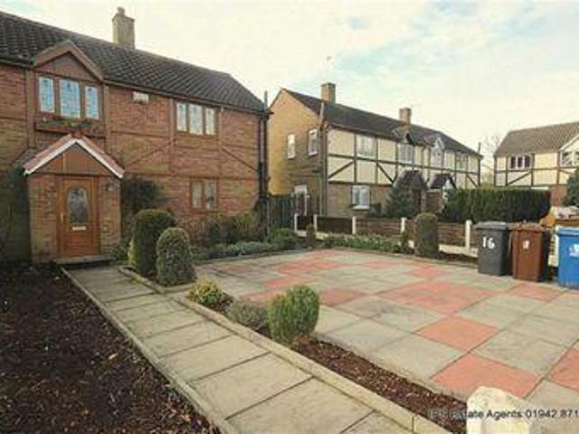 3 Bedrooms Semi detached house for rent in Lowe Avenue, Atherton, Manchester M46