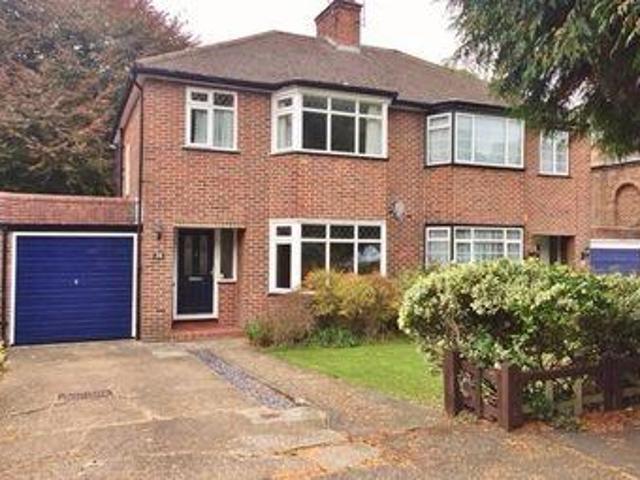 3 Bedrooms Semi detached house for rent in Lower Barn Road, Purley CR8