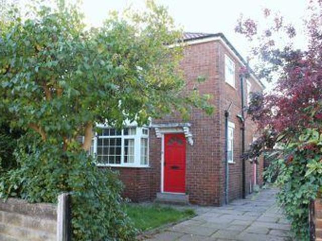 3 Bedrooms Semi detached house for rent in Lowther Road, Garforth, Leeds LS25