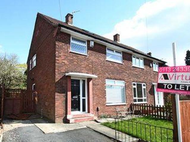3 Bedrooms Semi detached house for rent in Latchmere Drive, Leeds LS16