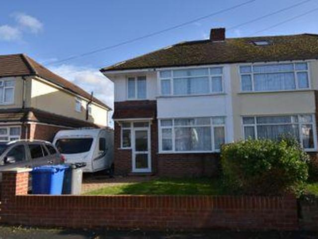 3 Bedrooms Semi detached house for rent in Laggan Square, Maidenhead SL6