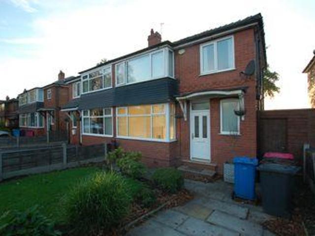 3 Bedrooms Semi detached house for rent in Lancaster Road, Salford M6