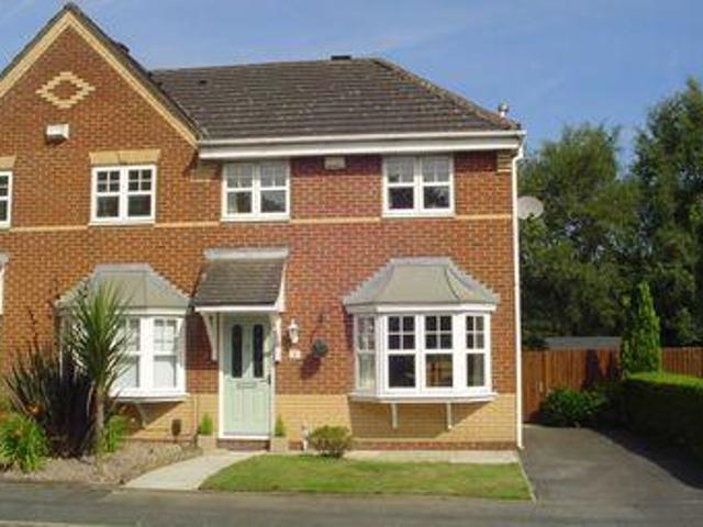 3 Bedrooms Semi detached house for rent in Langland Drive, Eccles, Manchester M30