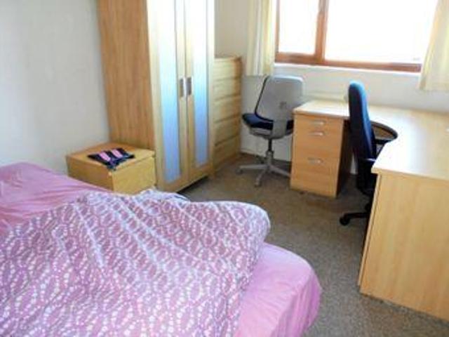 3 Bedrooms Semi detached house for rent in Langwood Close, Coventry, West Midlands CV4