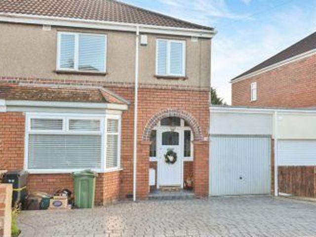3 Bedrooms Semi detached house for rent in Lewis Road, Bishopsworth, Bristol BS13