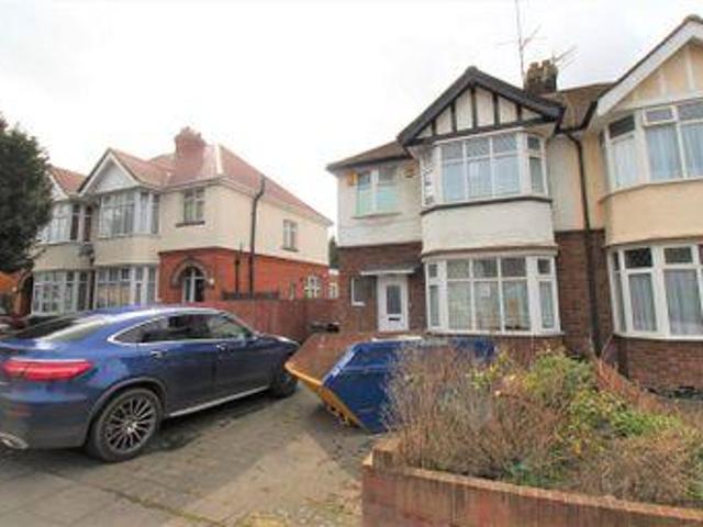 3 Bedrooms Semi detached house for rent in Lewsey Road, Luton LU4