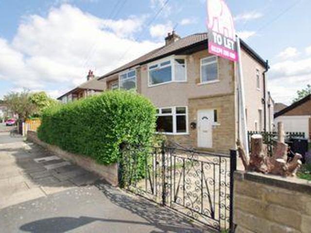 3 Bedrooms Semi detached house for rent in Leafield Avenue, Bradford BD2