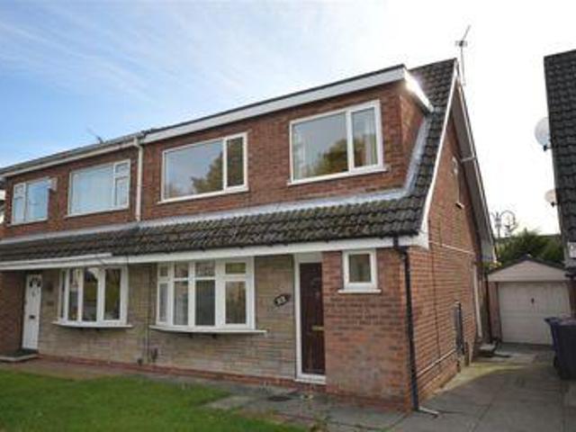 3 Bedrooms Semi detached house for rent in Leafield Drive, Worsley, Manchester M28