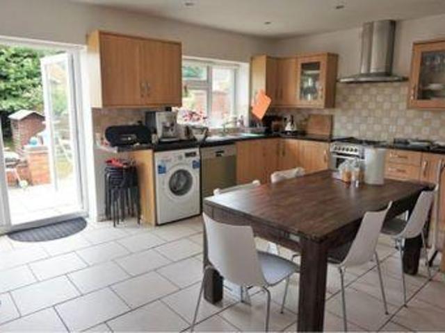 3 Bedrooms Semi detached house for rent in Leam Crescent, Solihull B92