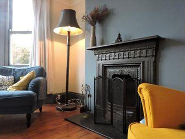 3 Bedrooms Semi detached house for rent in Leighton Road, Hove BN3
