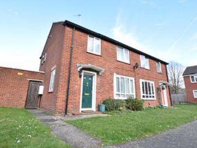 3 Bedrooms Semi detached house for rent in Littlefield Road, Colchester CO2