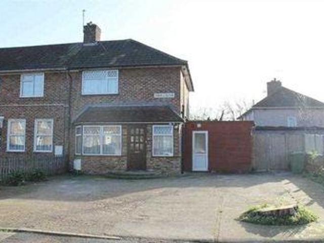 3 Bedrooms Semi detached house for rent in Liddell Close, Queensbury, Harrow HA3
