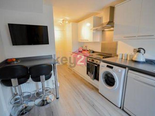 3 Bedrooms Semi detached house for rent in Lilac Road, Beighton, Sheffield S20