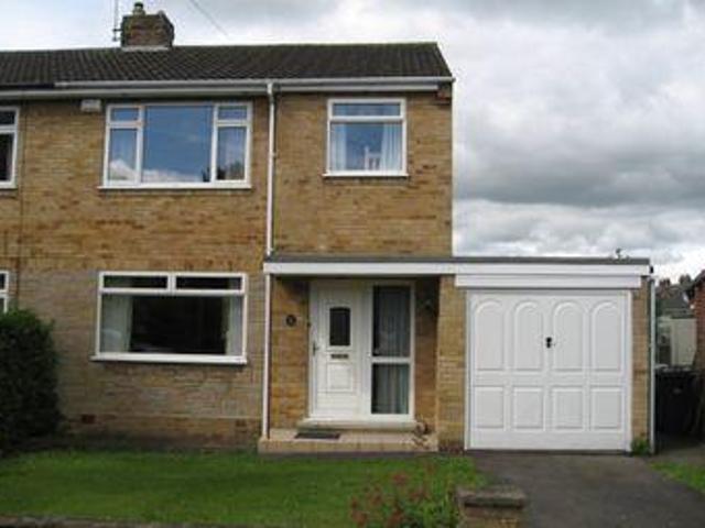 3 Bedrooms Semi detached house for rent in Lynden Way, Acomb, York YO24