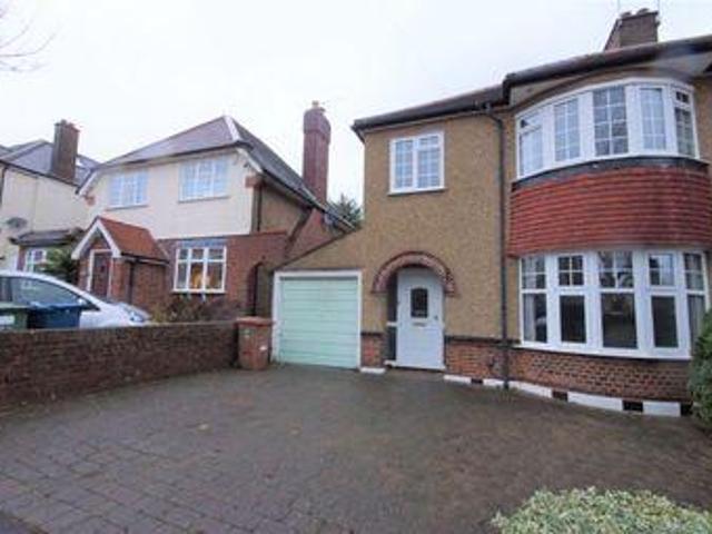 3 Bedrooms Semi detached house for rent in Mount Drive, Harrow, Middlesex HA2