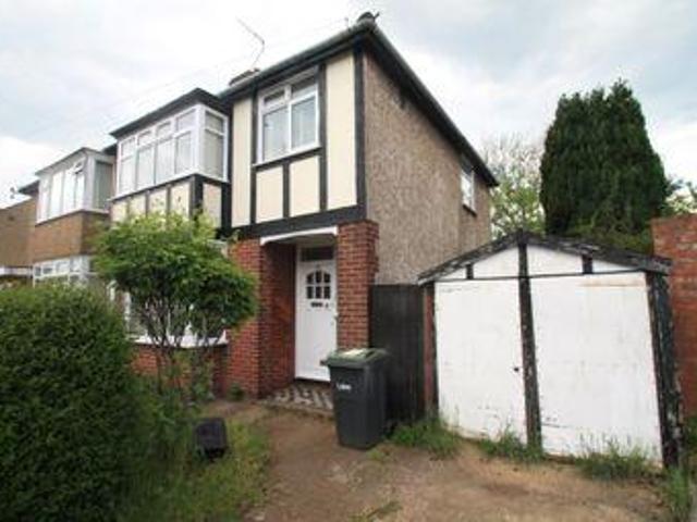 3 Bedrooms Semi detached house for rent in Mountfield Road, Luton LU2