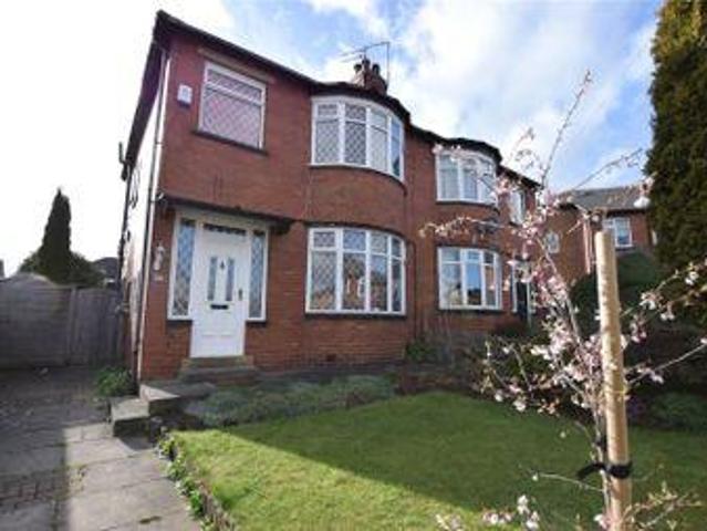 3 Bedrooms Semi detached house for rent in Montagu Gardens, Oakwood, Leeds, West Yorkshire LS8
