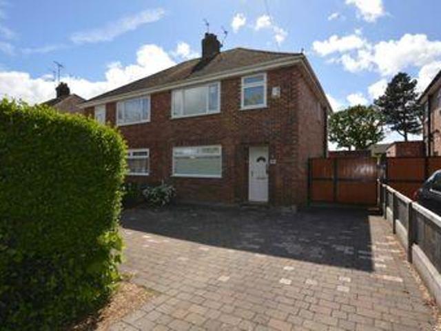 3 Bedrooms Semi detached house for rent in Morland Avenue, Bromborough, Wirral CH62