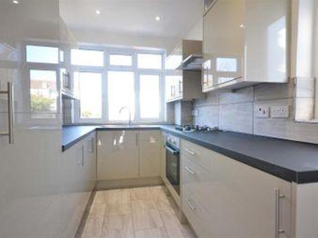 3 Bedrooms Semi detached house for rent in Maycross Avenue, Morden SM4