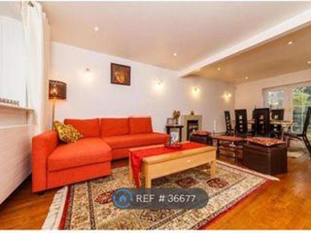 3 Bedrooms Semi detached house for rent in Mandeville Drive, St. Albans AL1