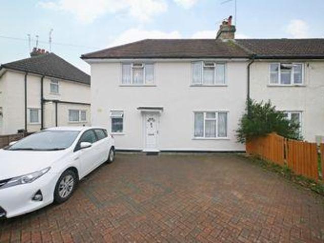 3 Bedrooms Semi detached house for rent in Manor Waye, Uxbridge, Middlesex UB8