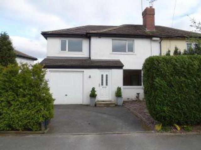 3 Bedrooms Semi detached house for rent in Markham Crescent, Rawdon, Leeds LS19