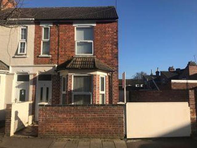 3 Bedrooms Semi detached house for rent in Marlborough Road, Bedford MK40