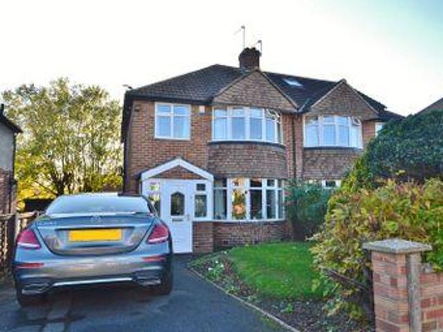 3 Bedrooms Semi detached house for rent in Meadow Way, Alwoodley, Leeds LS17