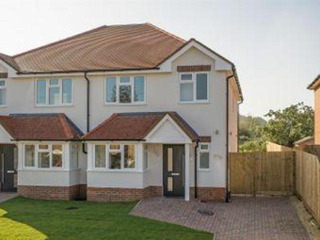 3 Bedrooms Semi detached house for rent in Meadowlands, West Clandon, Guildford GU4