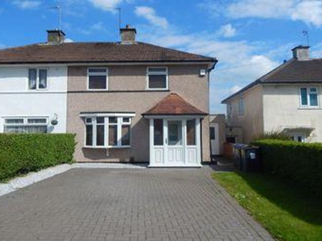 3 Bedrooms Semi detached house for rent in Merrishaw Road, Birmingham B31