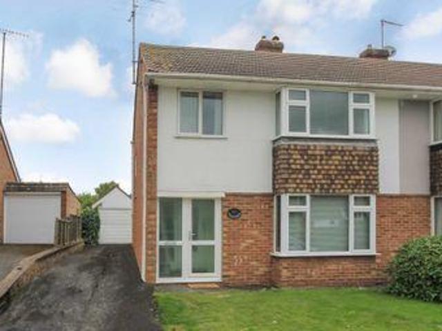 3 Bedrooms Semi detached house for rent in Millview Road, Tring, Hertfordshire HP23