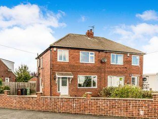 3 Bedrooms Semi detached house for rent in Milton Drive, Scholes, Leeds LS15