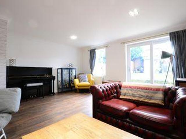 3 Bedrooms Semi detached house for rent in Mulberry Close, Tunbridge Wells, Kent TN4
